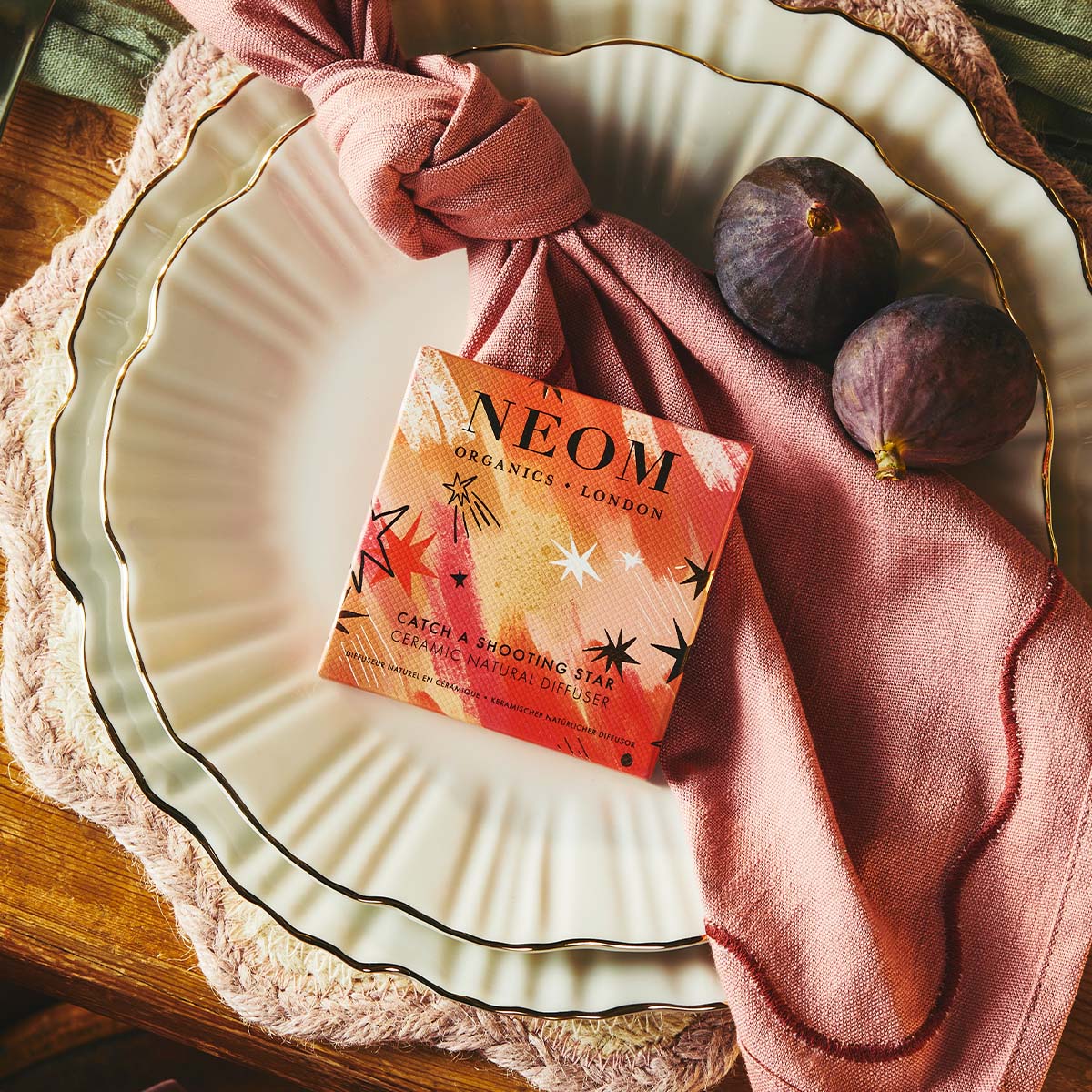 Christmas Candles & Diffusers | Shop Christmas Now – NEOM Wellbeing US